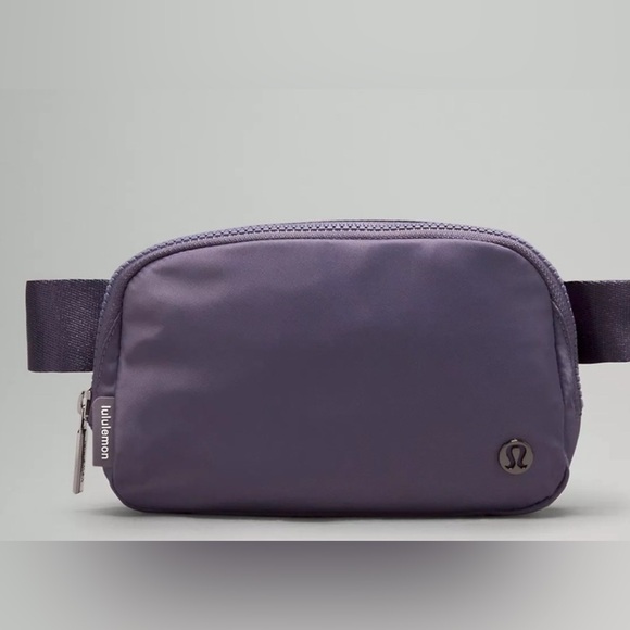lululemon athletica | Bags | Nwt Lululemon Everywhere Belt Bag L ...